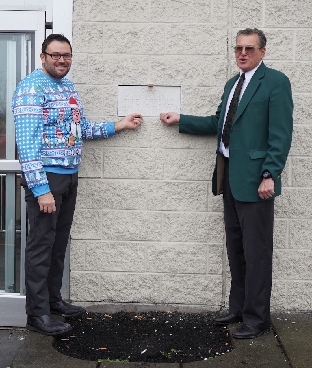 DiMino's Lewiston Tops opens time capsule, celebrates community milestone
