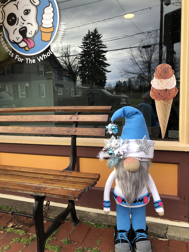 Gnomes on display in Youngstown