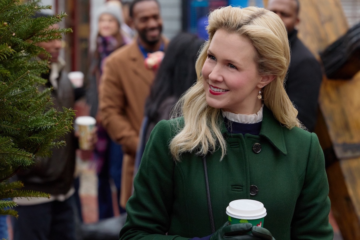 Hallmark's 'A Newport Christmas' showcases Christmas, time travel - and ...