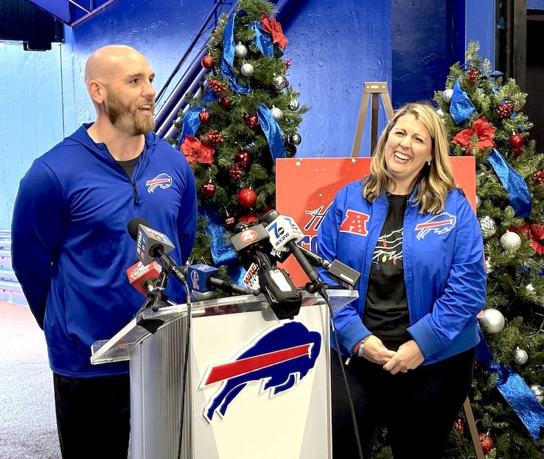 Hollywood comes to Buffalo, as Hallmark brings 'Countdown to Christmas ...