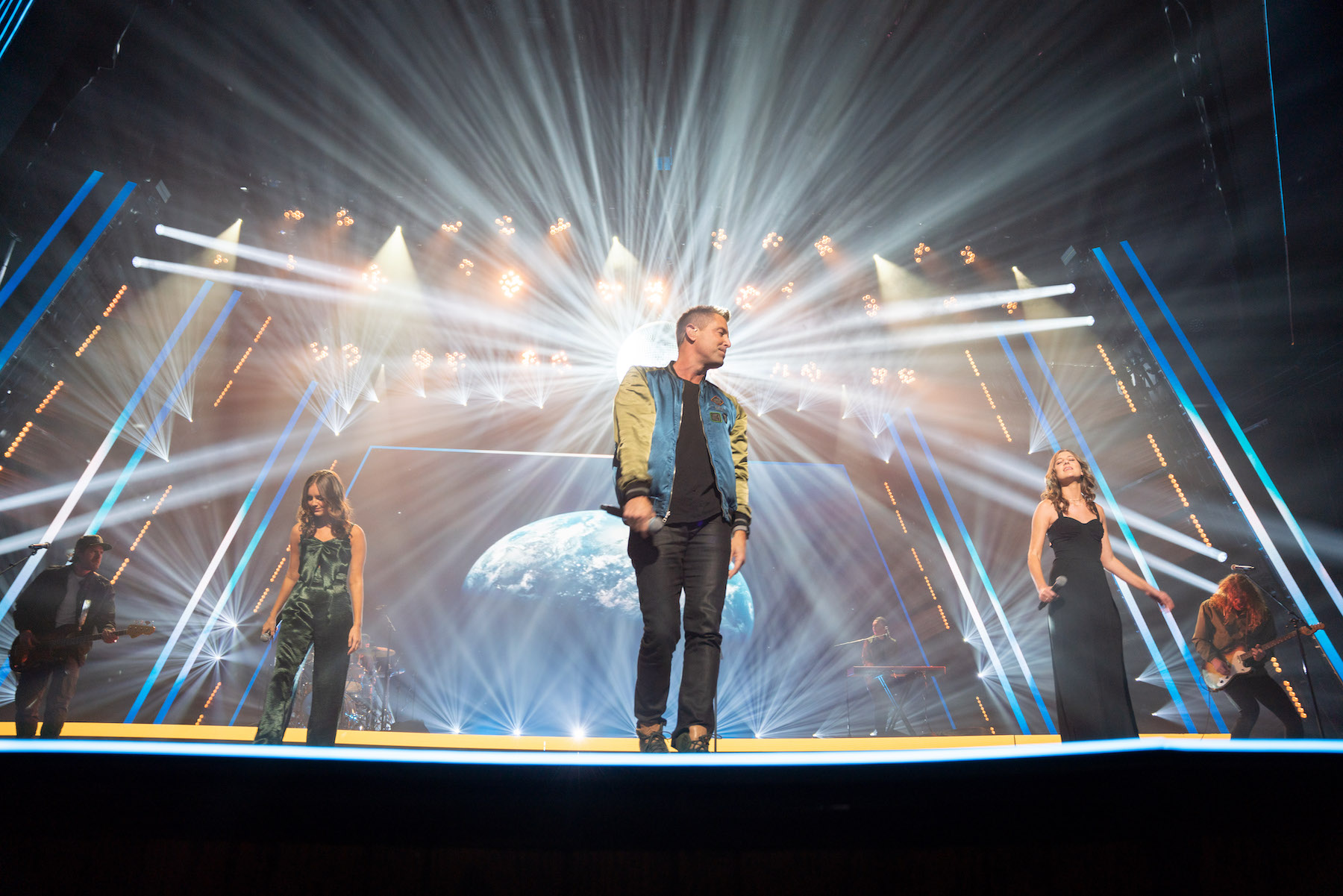 Brandon Lake, Lauren Daigle, for KING & COUNTRY, Rachael Lampa, MercyMe ...
