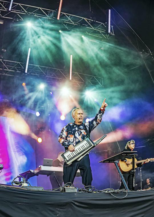 Howard Jones bringing new collection, approach to humanity to Buffalo ...