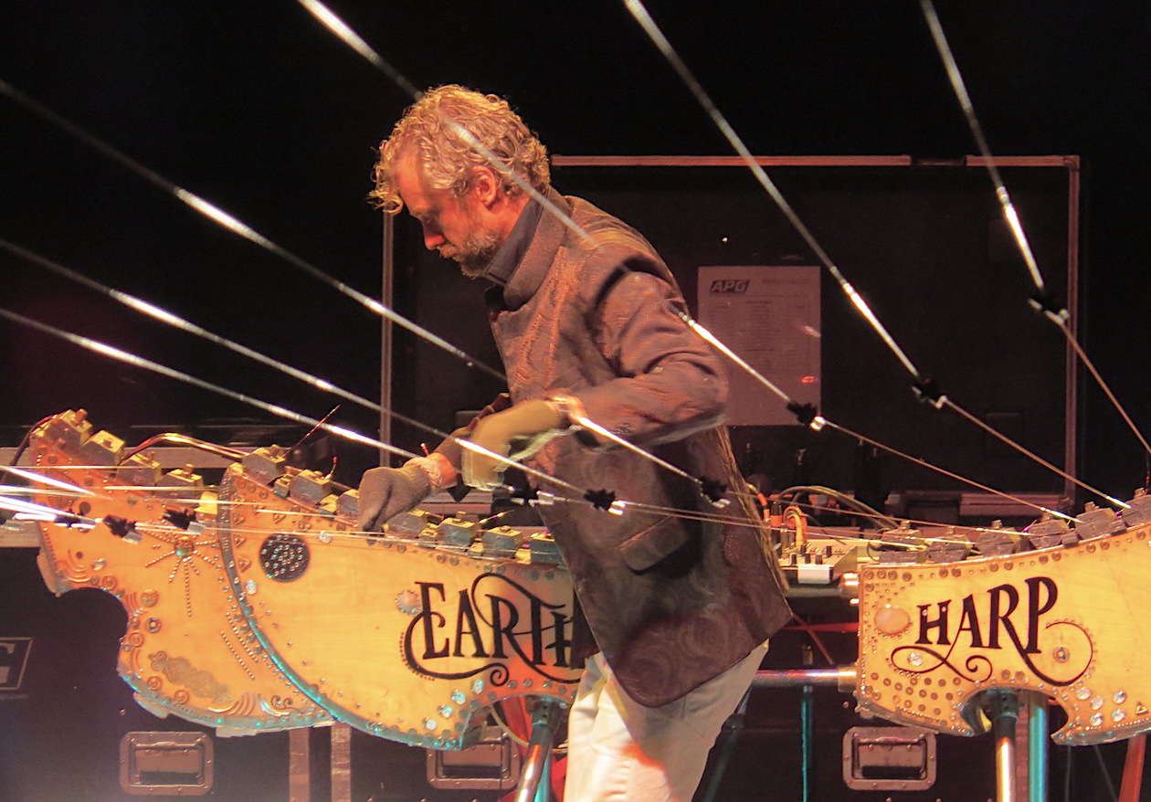 VIDEO, PHOTOS: William Close and the Earth Harp Collective at Artpark