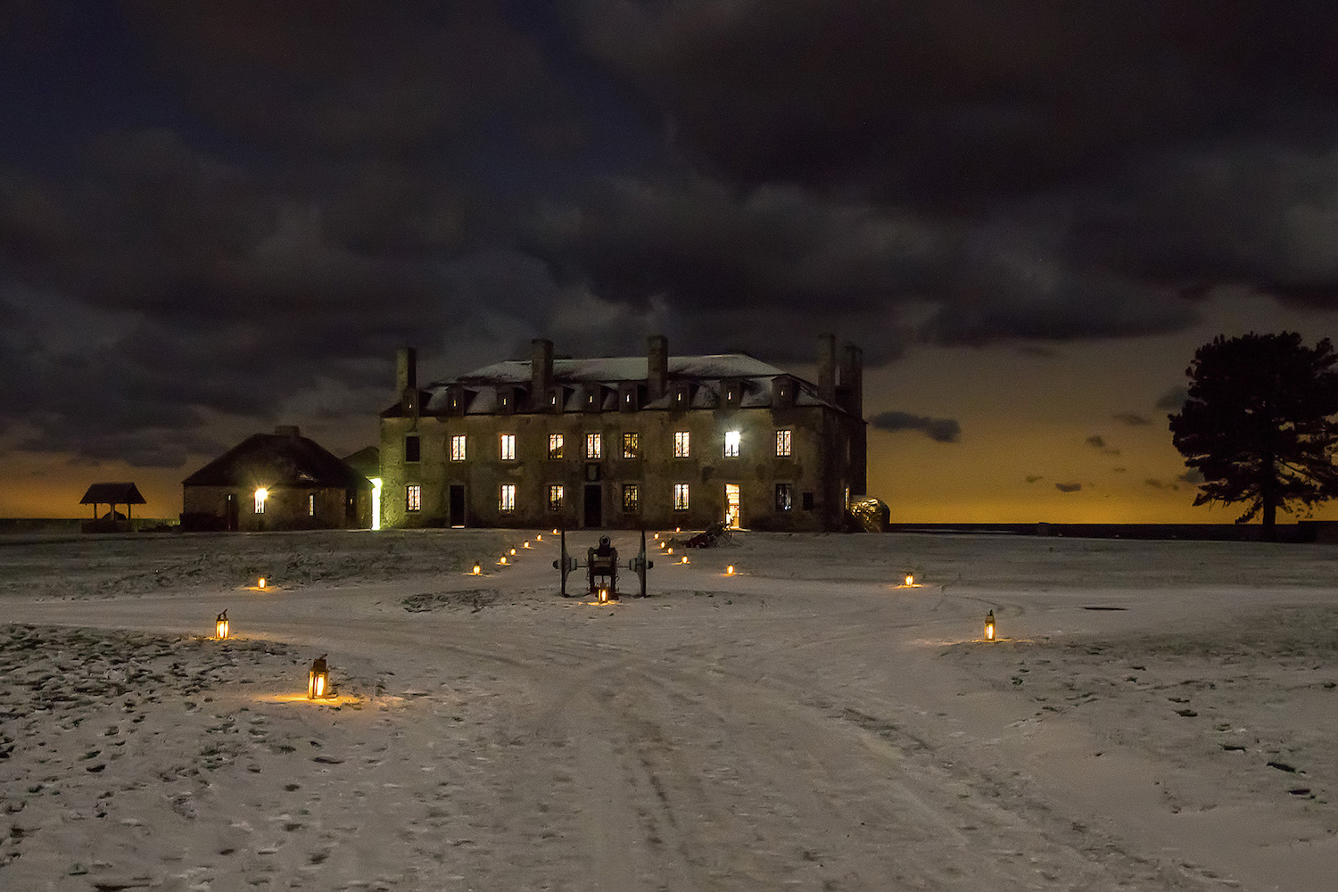 Old Fort Niagara's 'Castle by Candlelight' tours offer 18th century ...