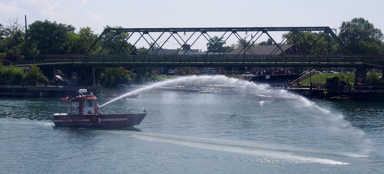 Erie Canal's bicentennial celebrated with boat parade