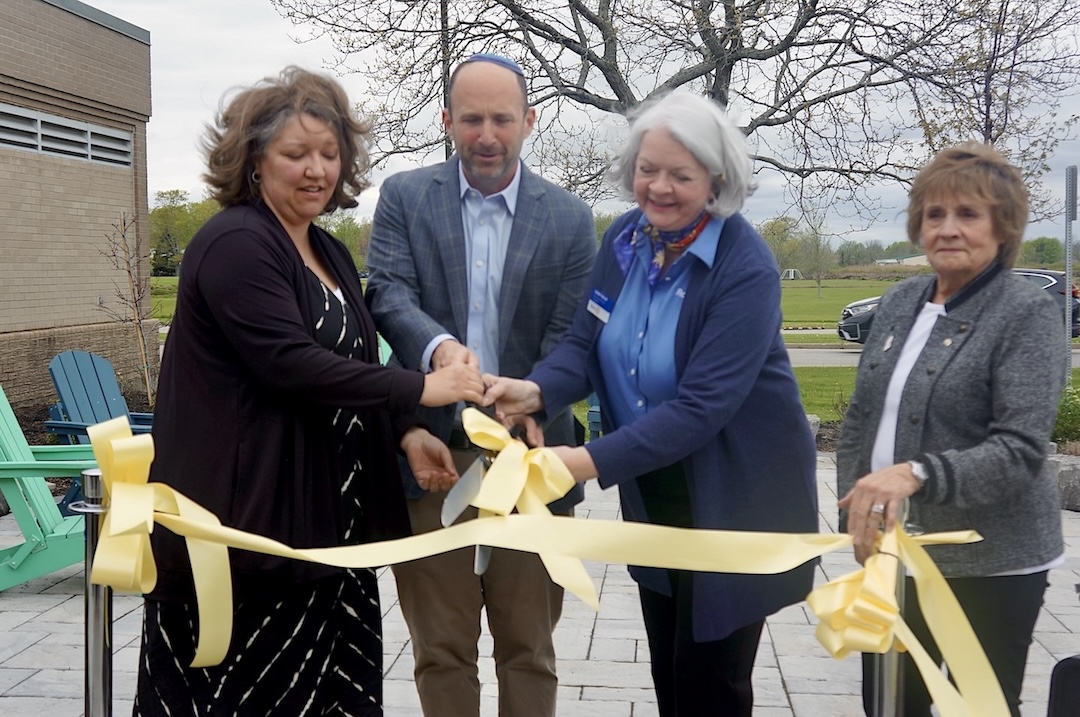 Garden dedicated to longtime library trustee, Rotarian Richard Earne