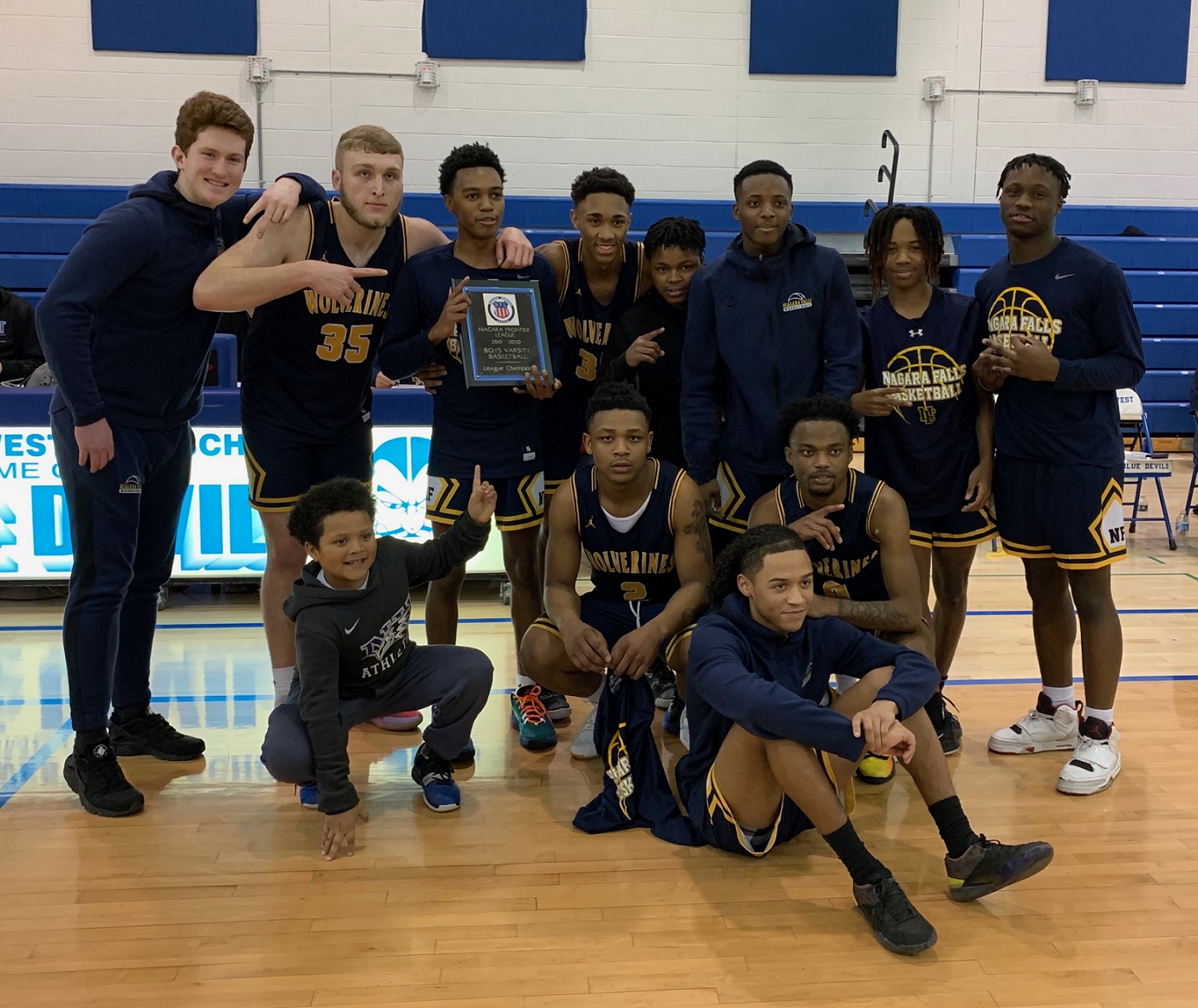 Niagara Falls hoops recaptures NFL title