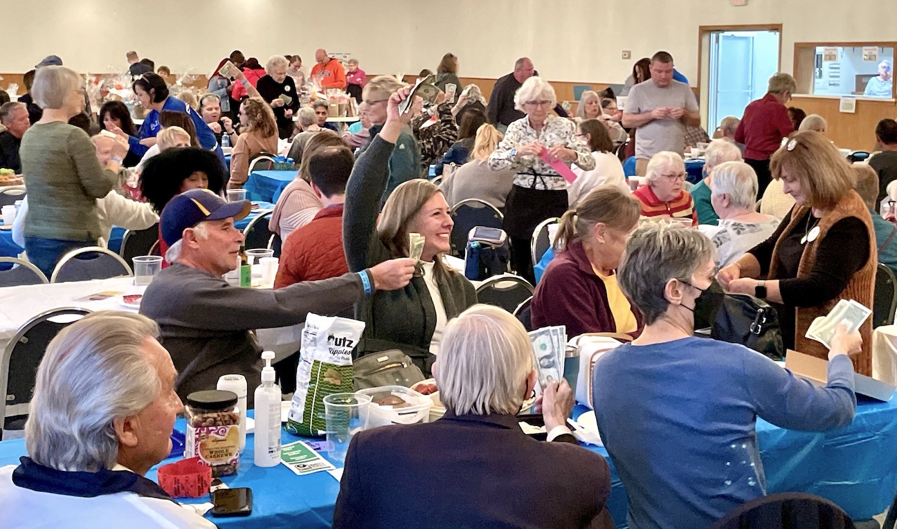 Photos: Mega meat & basket raffle benefits Francis Center