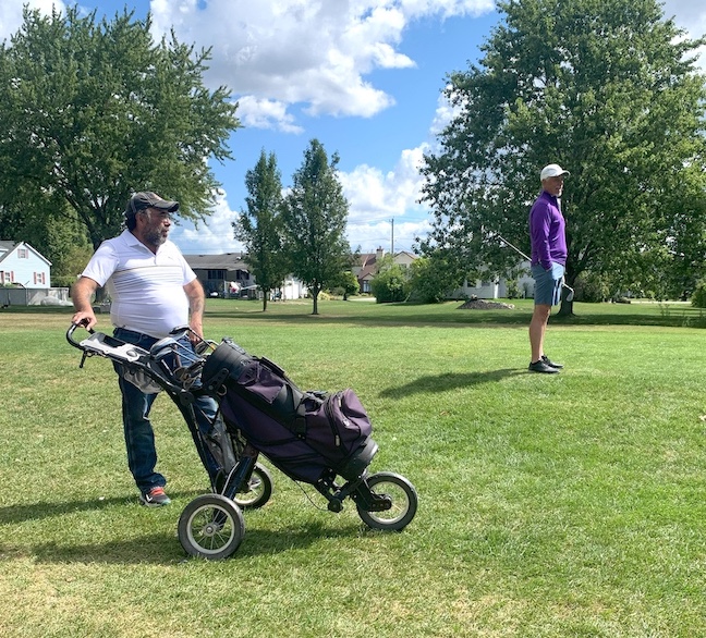 Local pro teaches homeless how to golf at Niagara Gospel Mission
